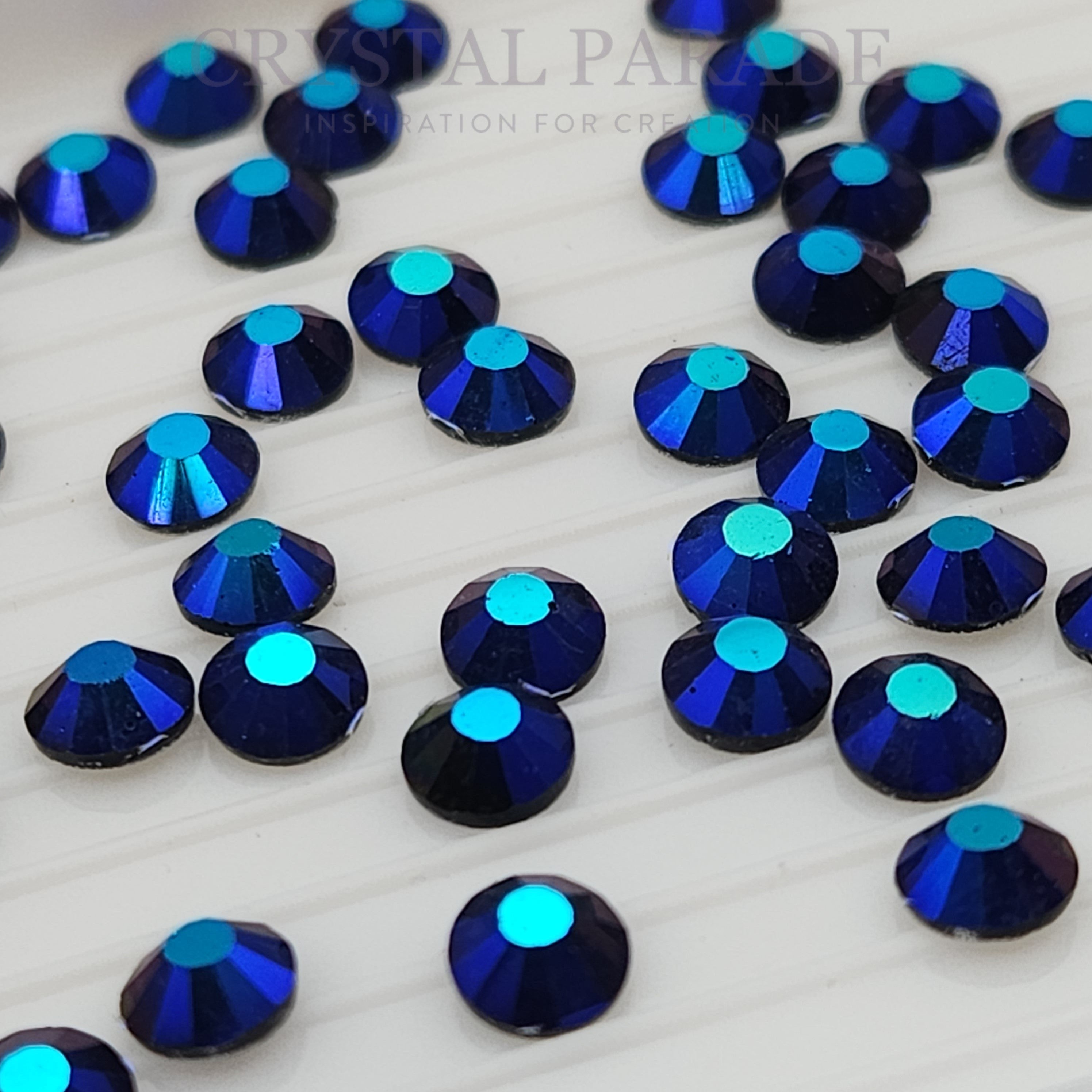 Fabulous sparkle with Luna Non Hotfix Rhinestones - Jet AB